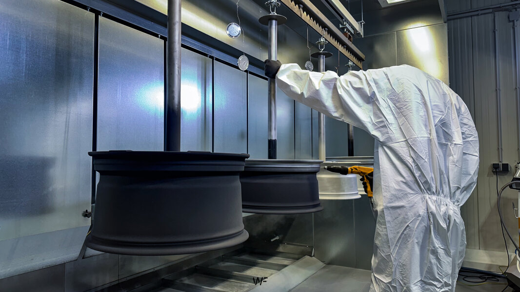 Powder Coating – Exclusive Insights into Our Finishing Technology